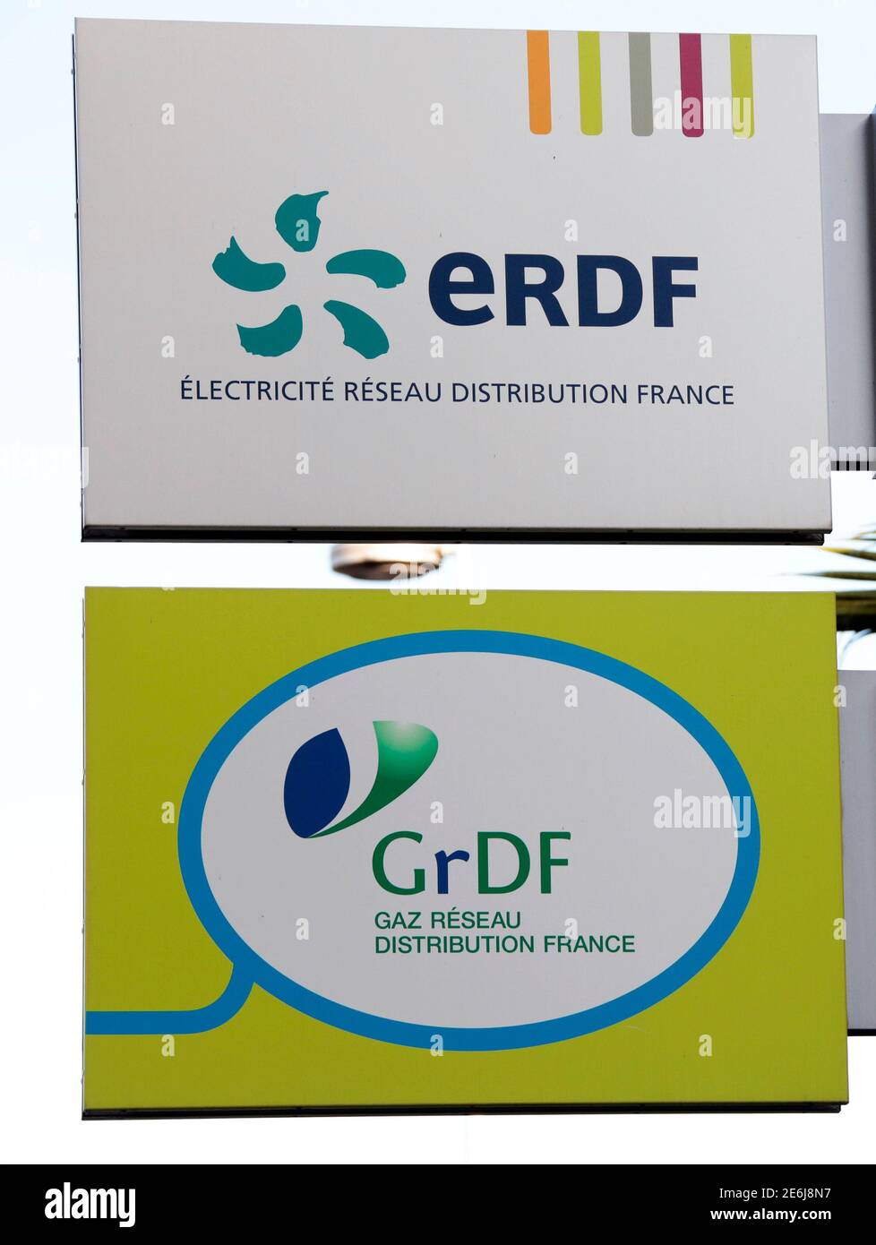 Electricite reseau distribution france hi-res stock photography and ...