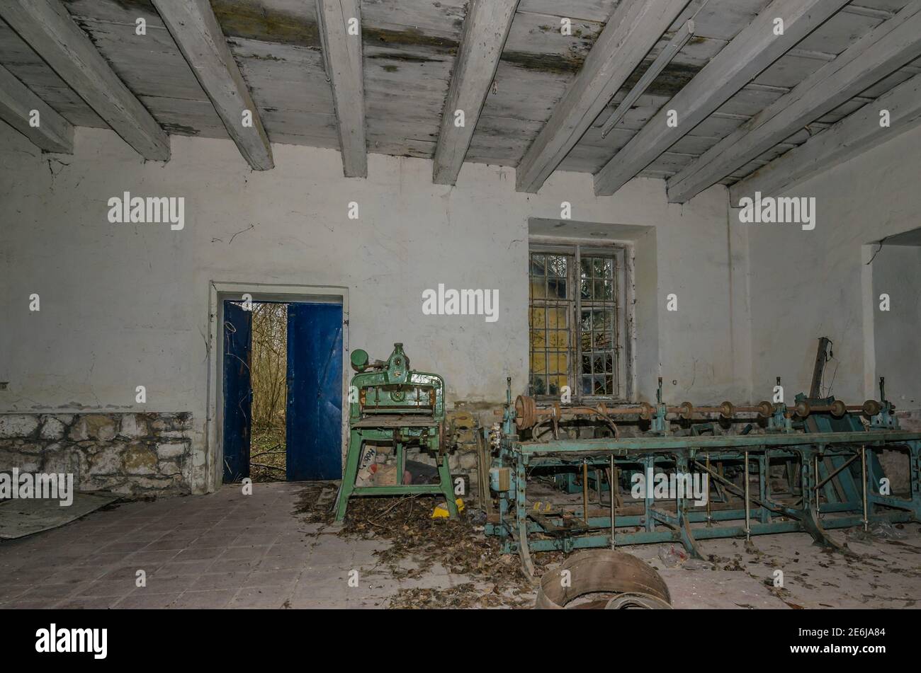 Weaving looms factory textile industry hi-res stock photography and ...