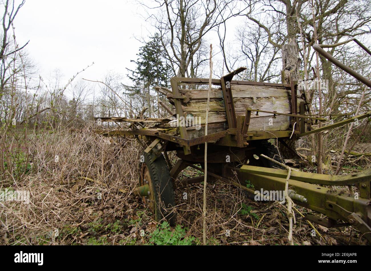 old tractor trailer in nature Stock Photo - Alamy