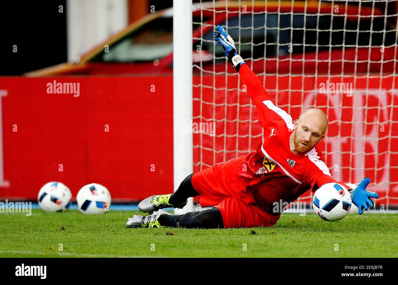 Austria goalkeeper robert almer hi-res stock photography and images - Alamy