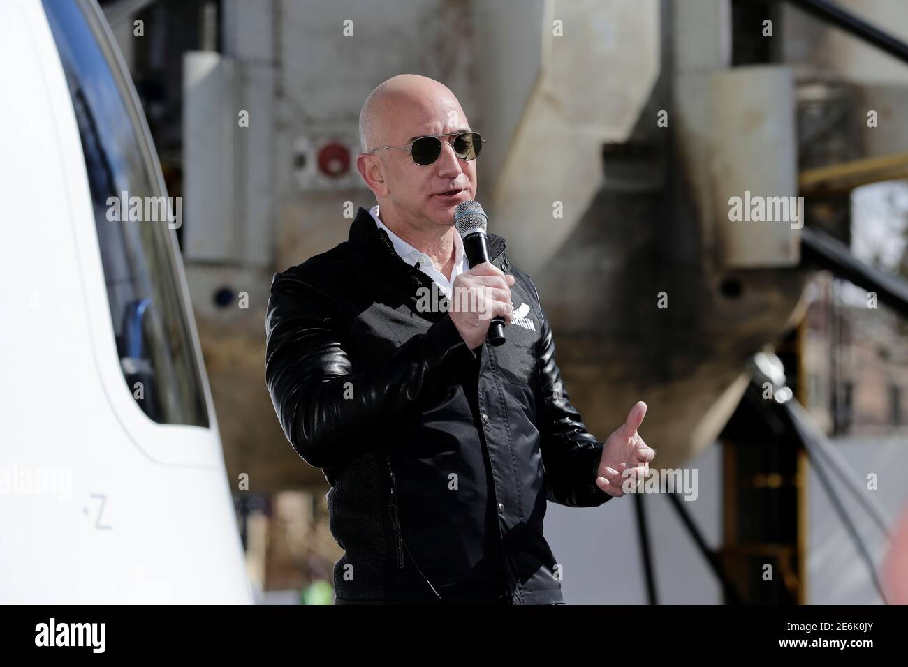 Blue origin new shepard rocket hi-res stock photography and images - Alamy