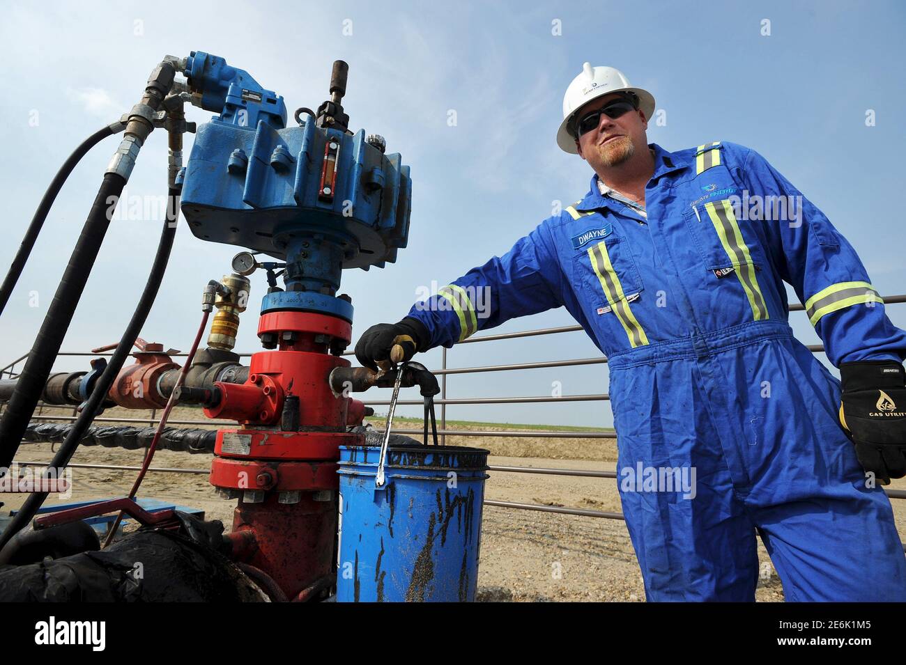 Saudi oil wells hi-res stock photography and images - Alamy