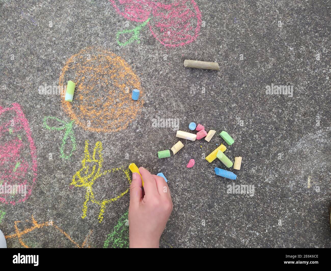Chalk drawings on ground hi-res stock photography and images - Alamy