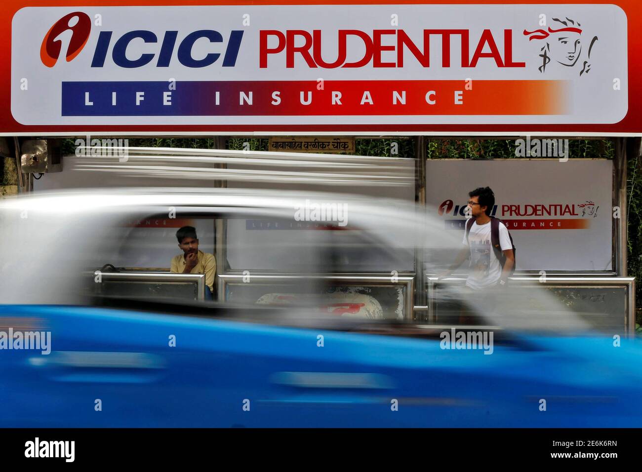 Bus stop mumbai hi-res stock photography and images - Alamy