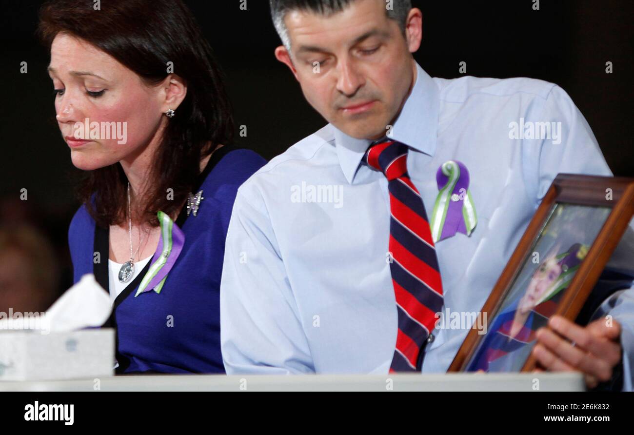 Nicole hockley sandy hook shooting hi-res stock photography and images ...