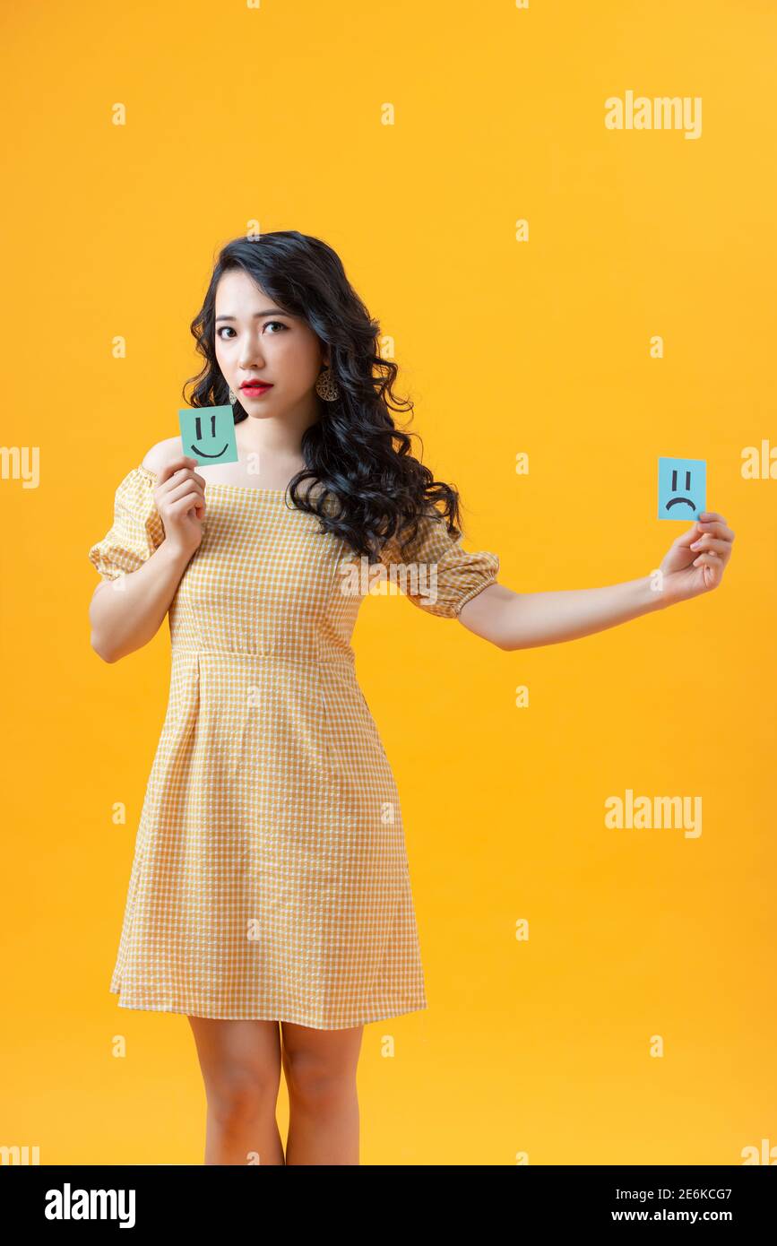 Holding sticky note hi-res stock photography and images - Alamy
