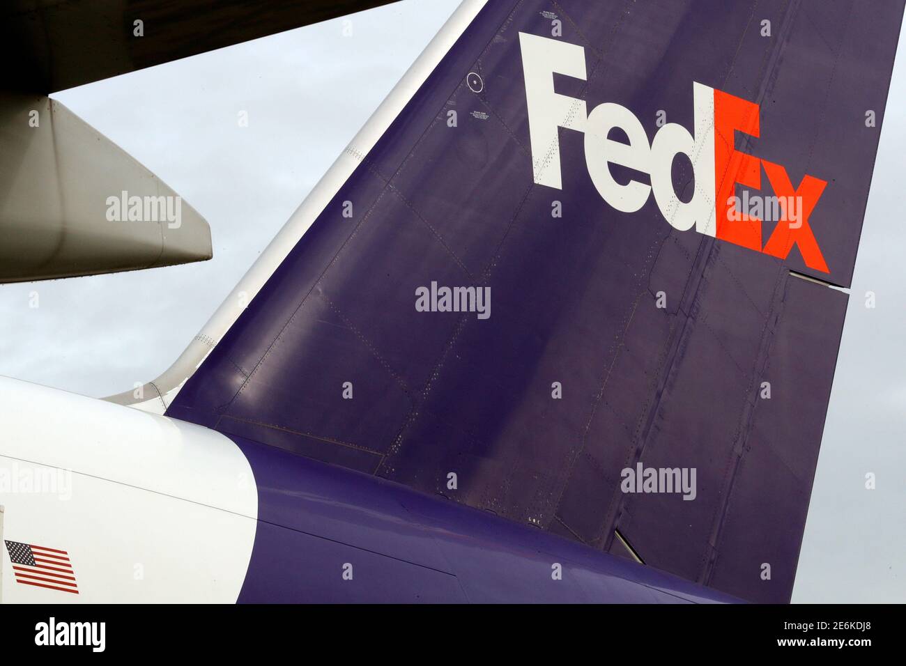 Federal express hub hi-res stock photography and images - Alamy