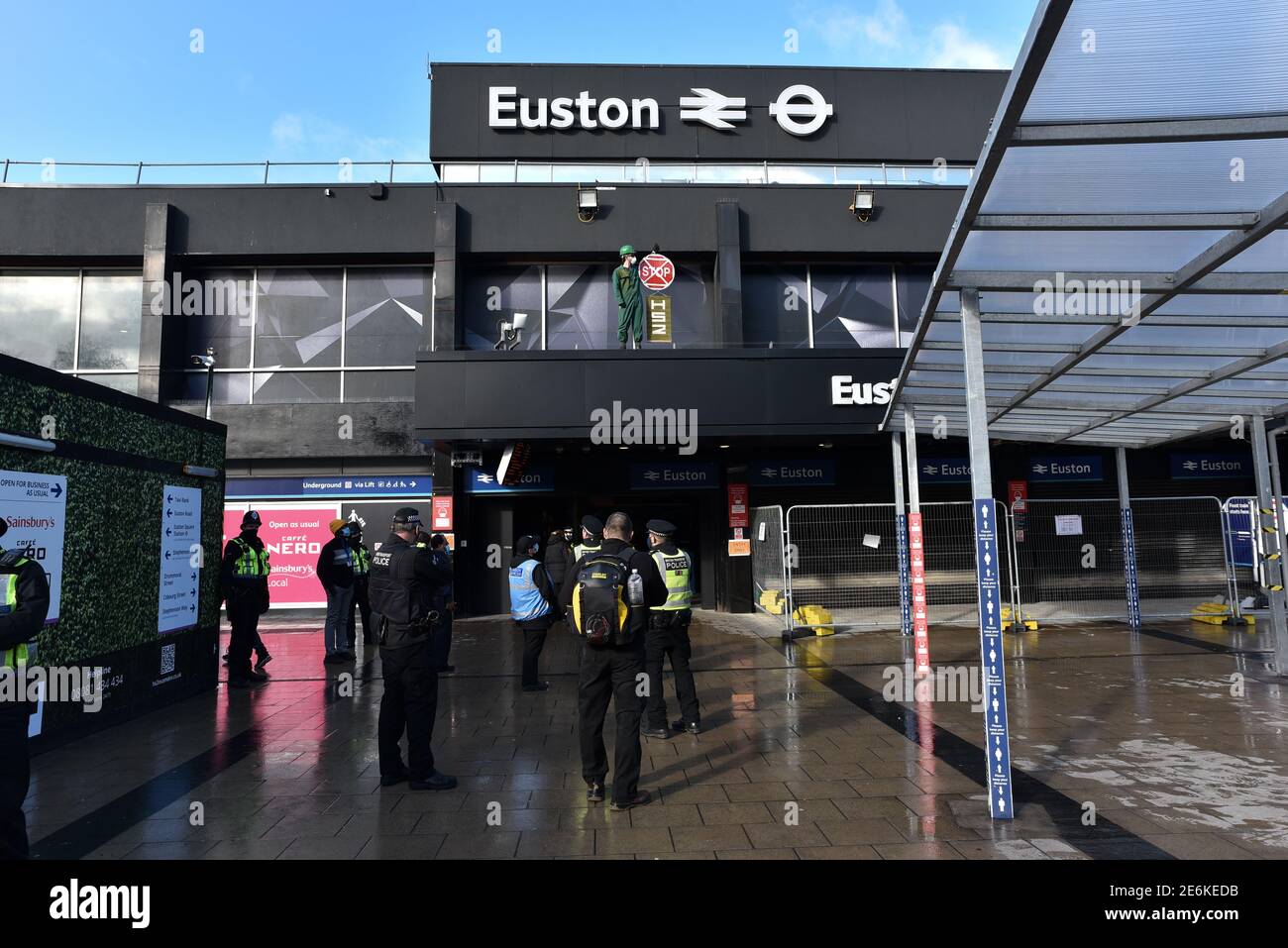 Hs2 euston roof hi-res stock photography and images - Alamy