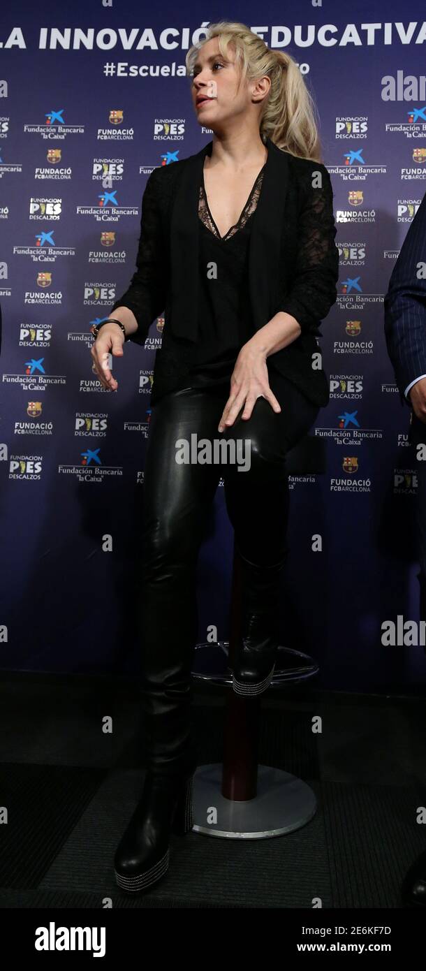 Shakira singer charity hi-res stock photography and images - Alamy