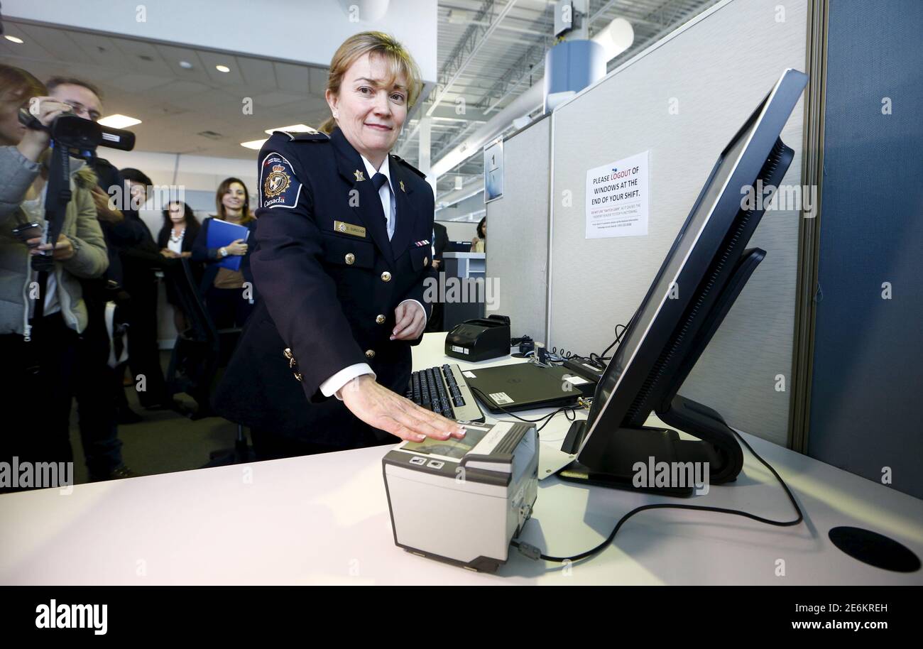 Canadian border services agency hi-res stock photography and images - Alamy