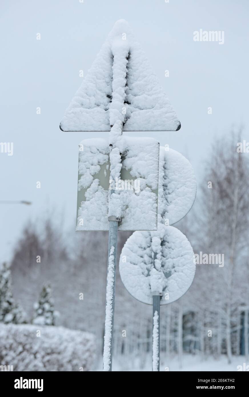 Traffic signs after snow hi-res stock photography and images - Alamy