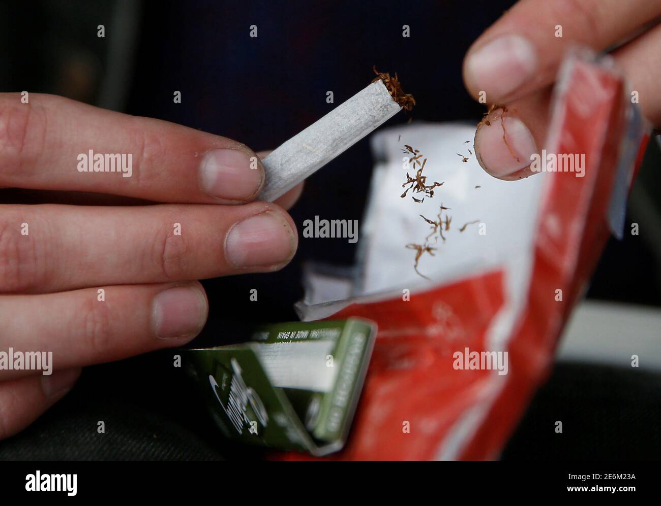 Hand Rolled Cigarette High Resolution Stock Photography and Images - Alamy