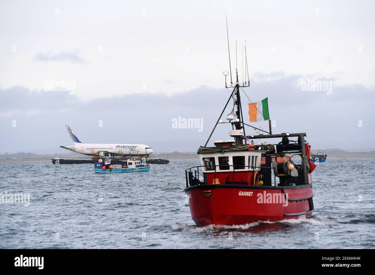 Enniscrone airplane hi-res stock photography and images - Alamy