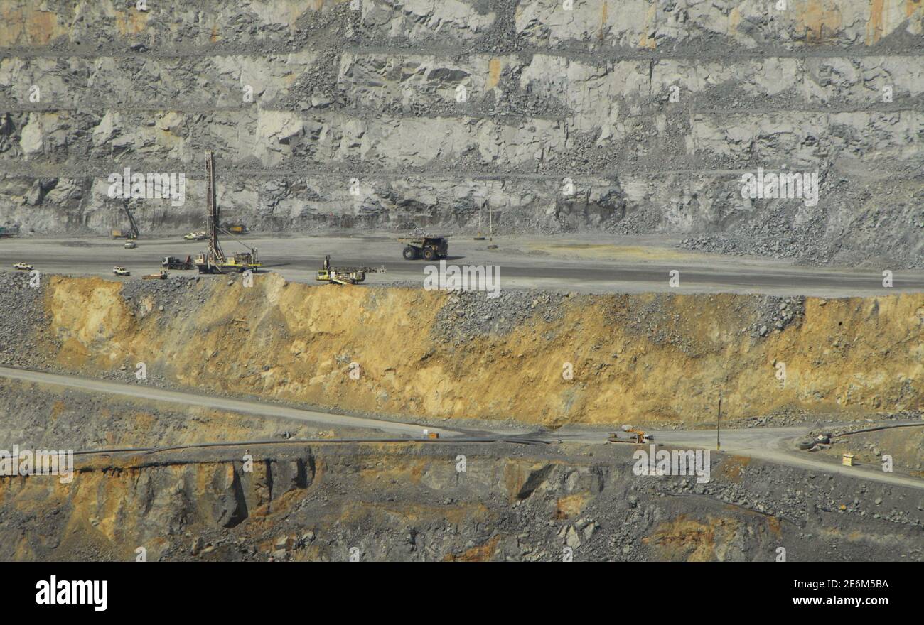 Batu hijau mine hi-res stock photography and images - Alamy