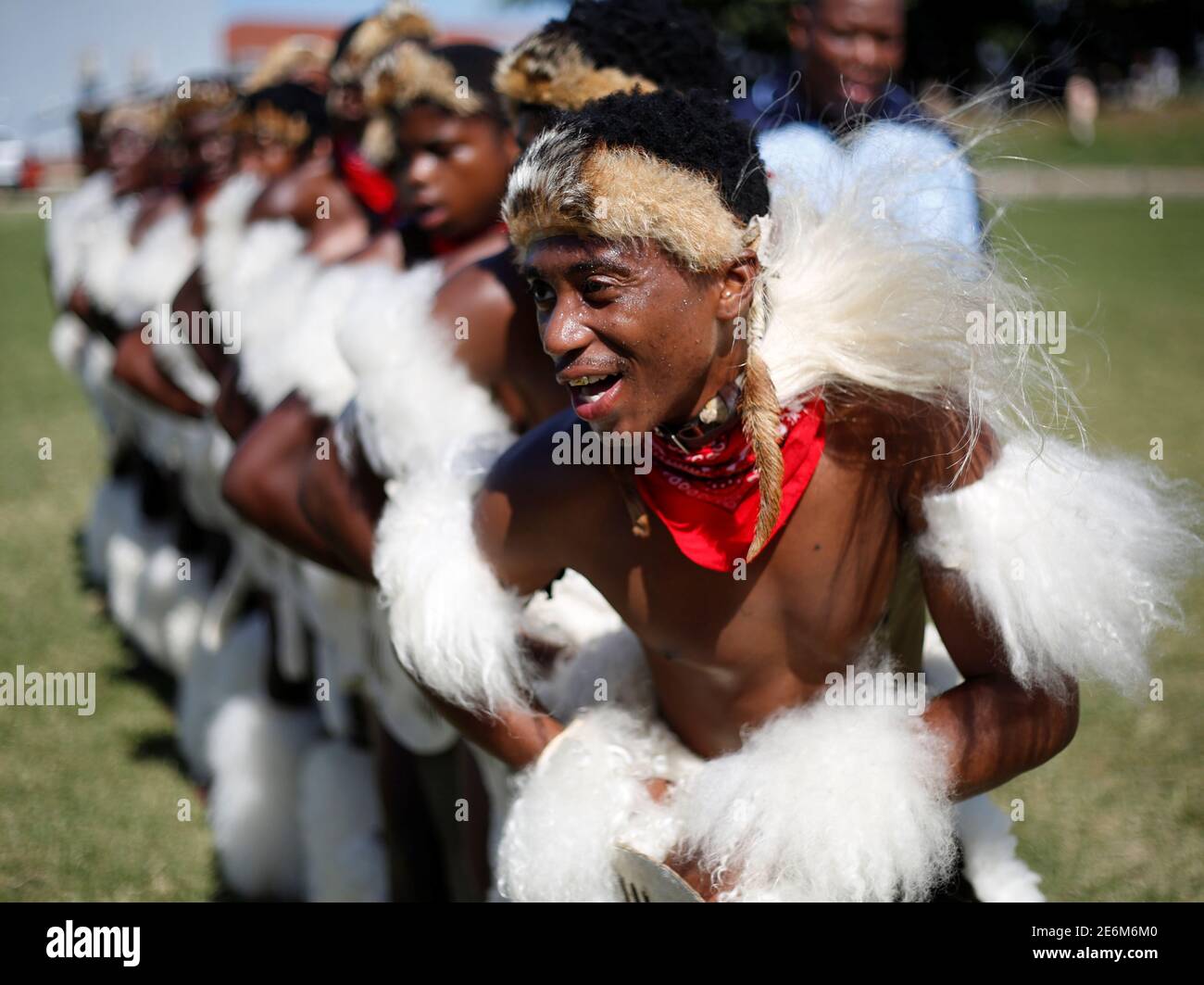 Zulu dance hi-res stock photography and images - Alamy