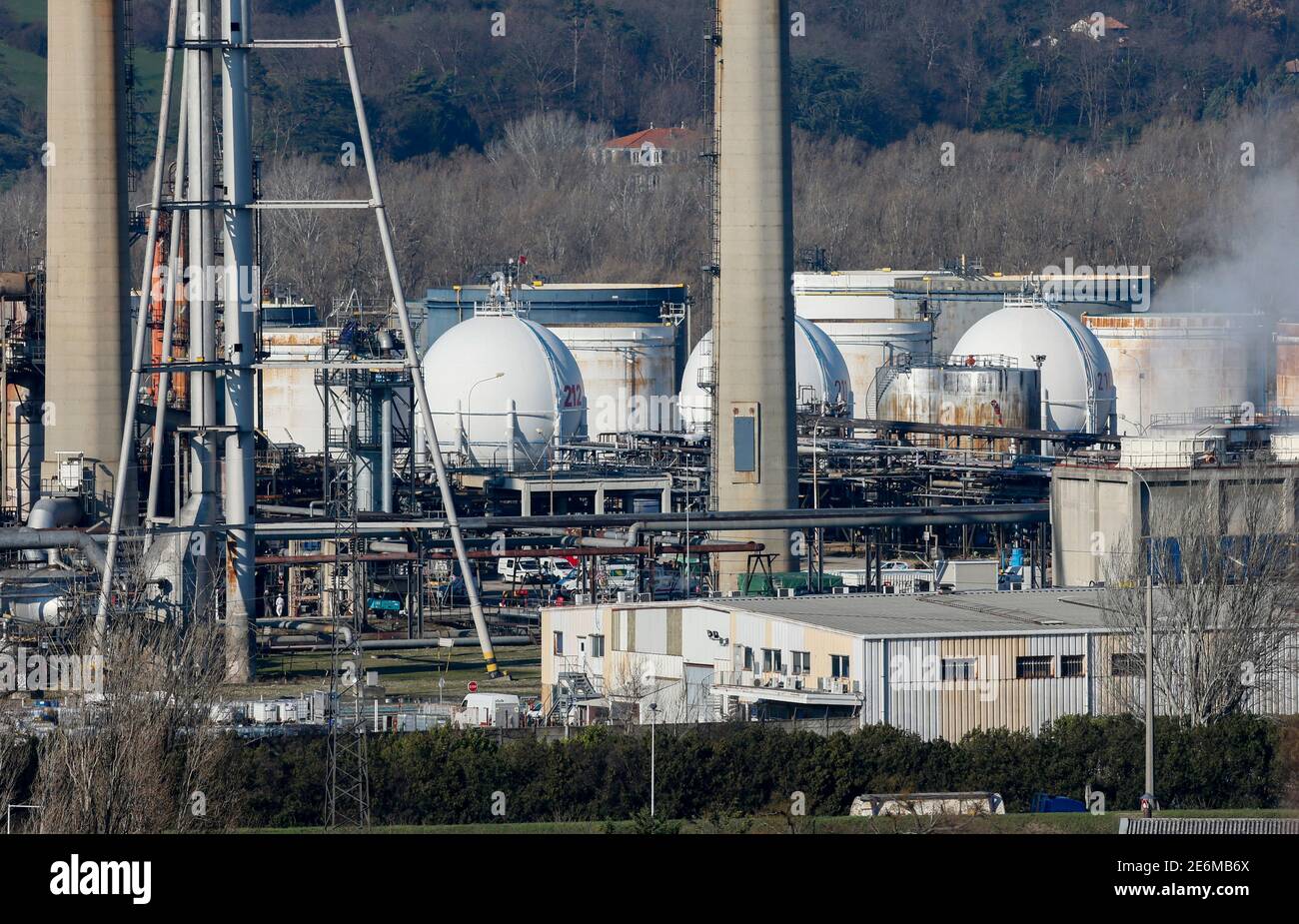 Total petrochemical complex hi-res stock photography and images - Alamy