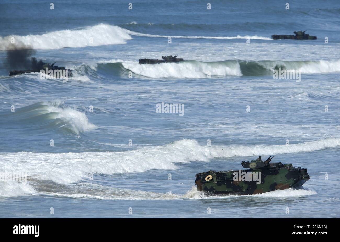 Amphibious train hi-res stock photography and images - Alamy