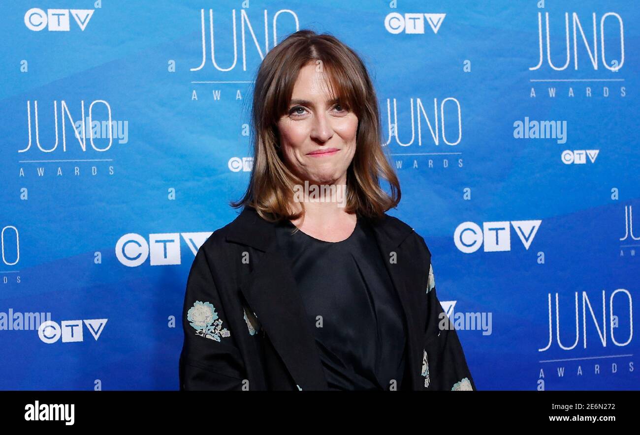 Leslie feist 2017 hi-res stock photography and images - Alamy