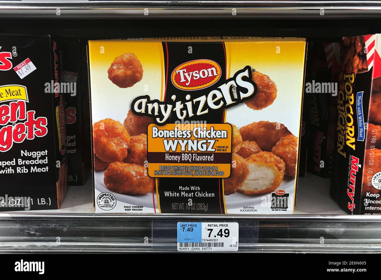 Frozen chicken wings hi-res stock photography and images - Alamy