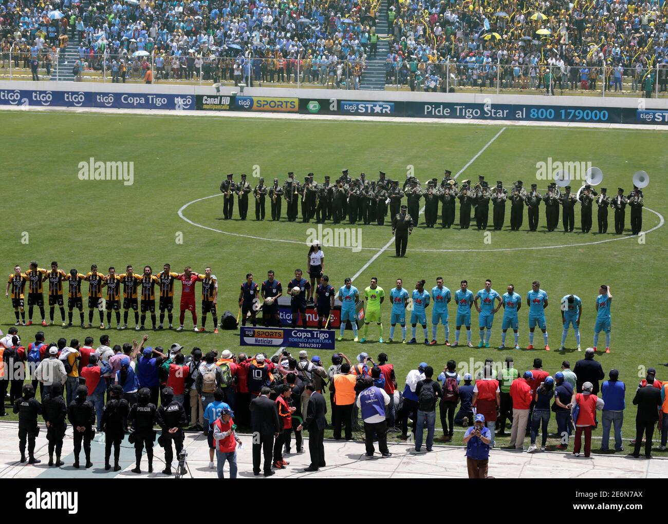 La Paz Football Stadium Bolivia High Resolution Stock Photography and ...