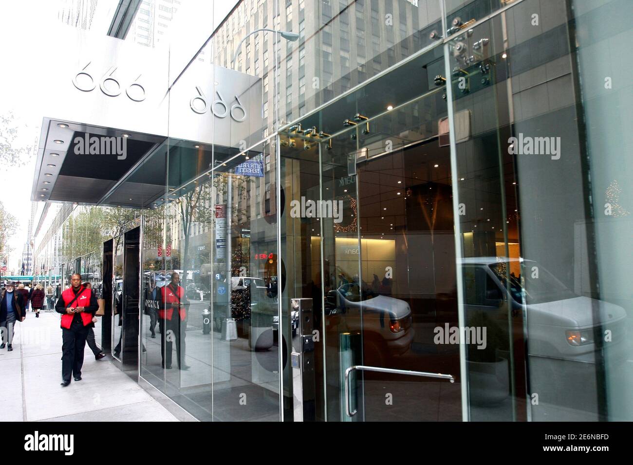 666 Fifth Avenue High Resolution Stock Photography and Images - Alamy