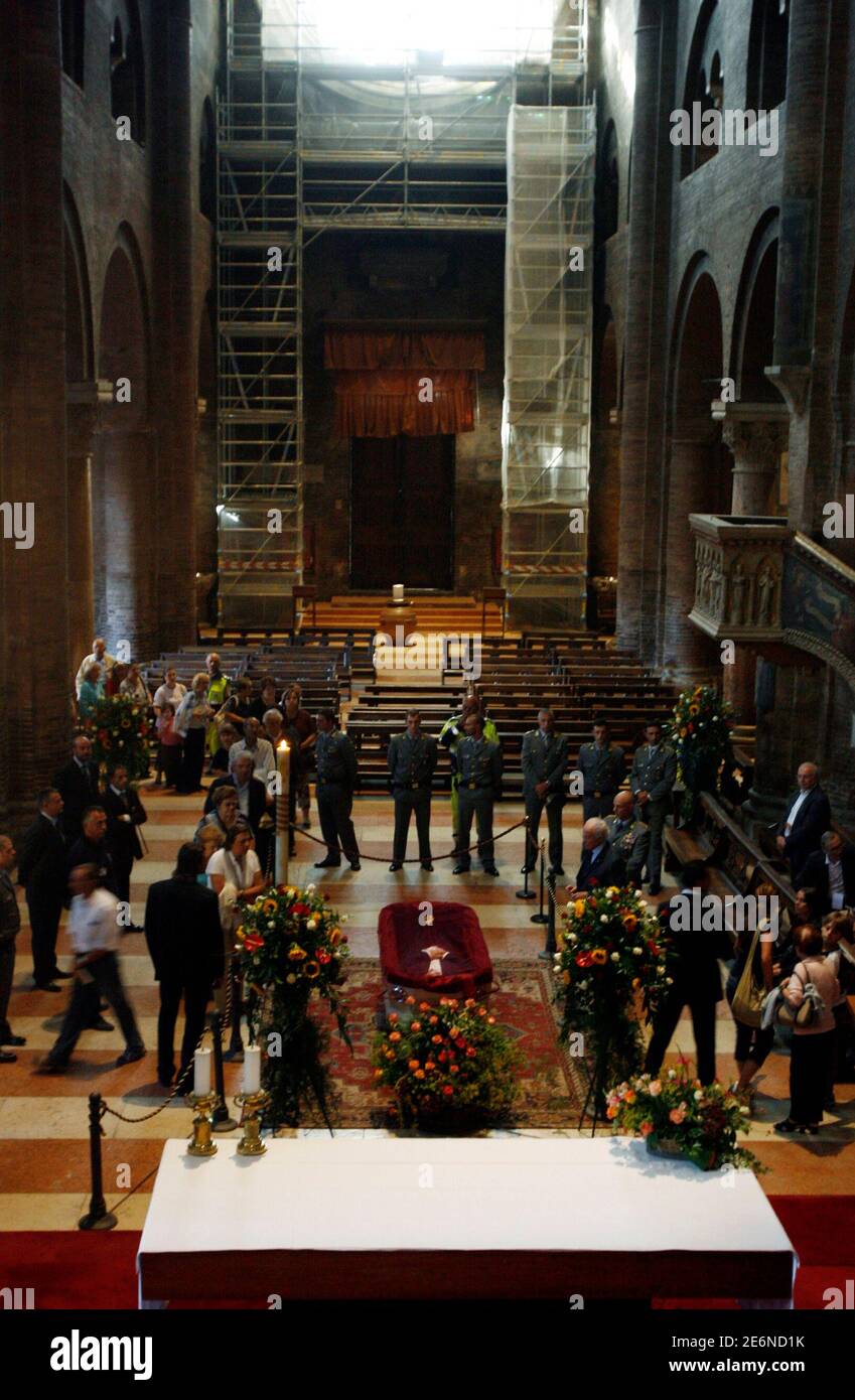 Luciano Pavarotti Funeral High Resolution Stock Photography and Images ...