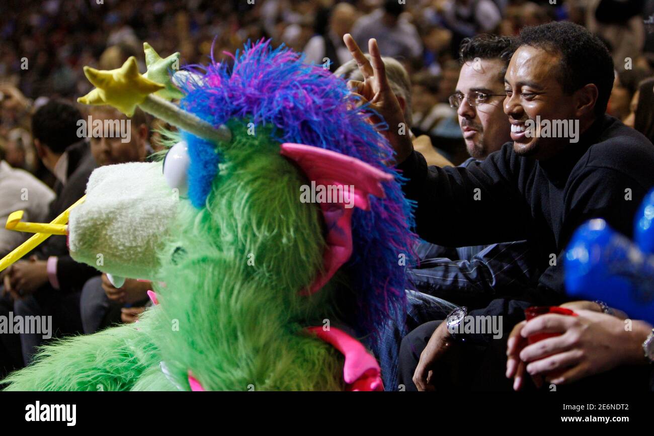 Orlando magic mascot hi-res stock photography and images - Alamy