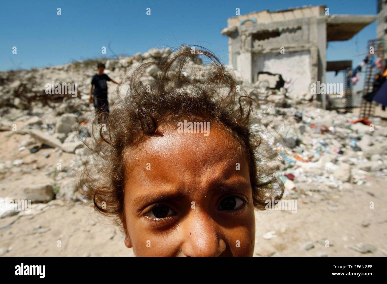 Poverty in gaza hi-res stock photography and images - Alamy