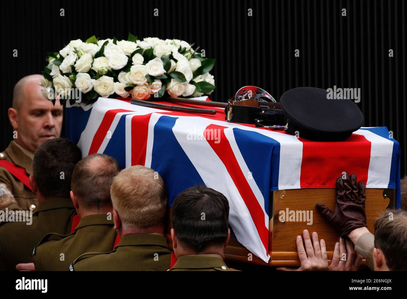 The coffin lieutenant colonel rupert thorneloe hi-res stock photography ...
