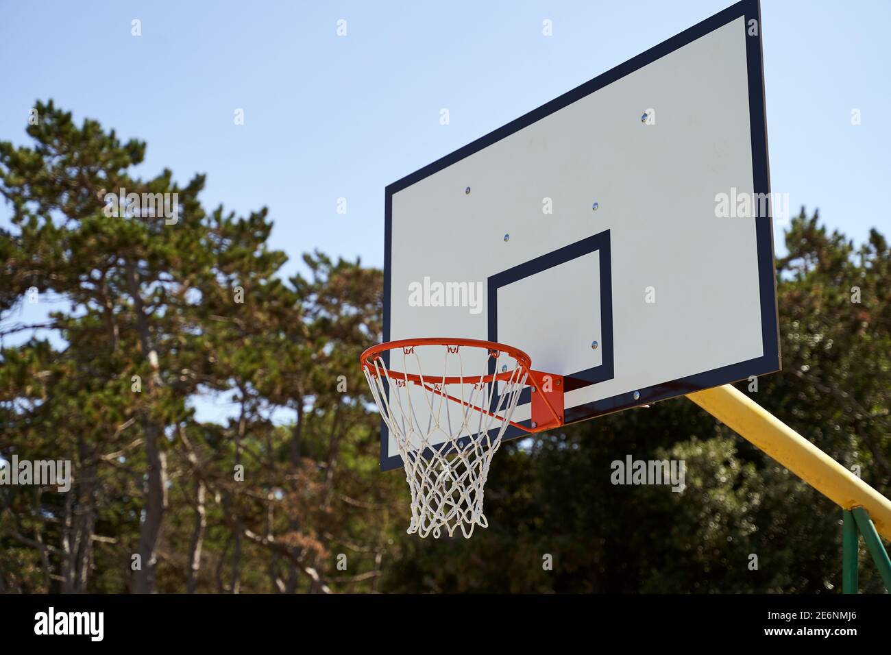 Basketball goal on beach hi-res stock photography and images - Alamy