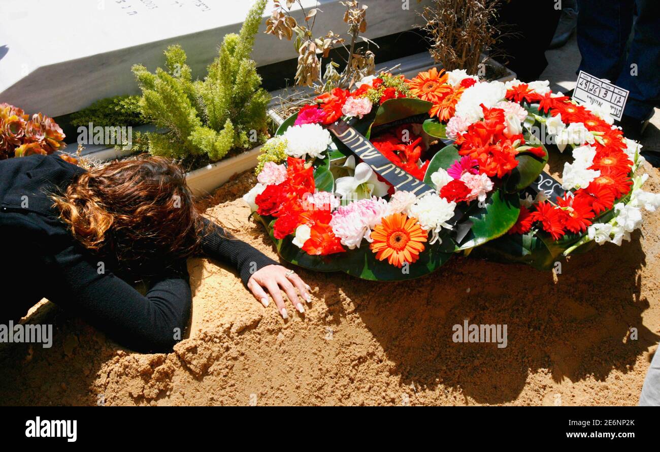 Yarkon cemetery israel hi-res stock photography and images - Alamy