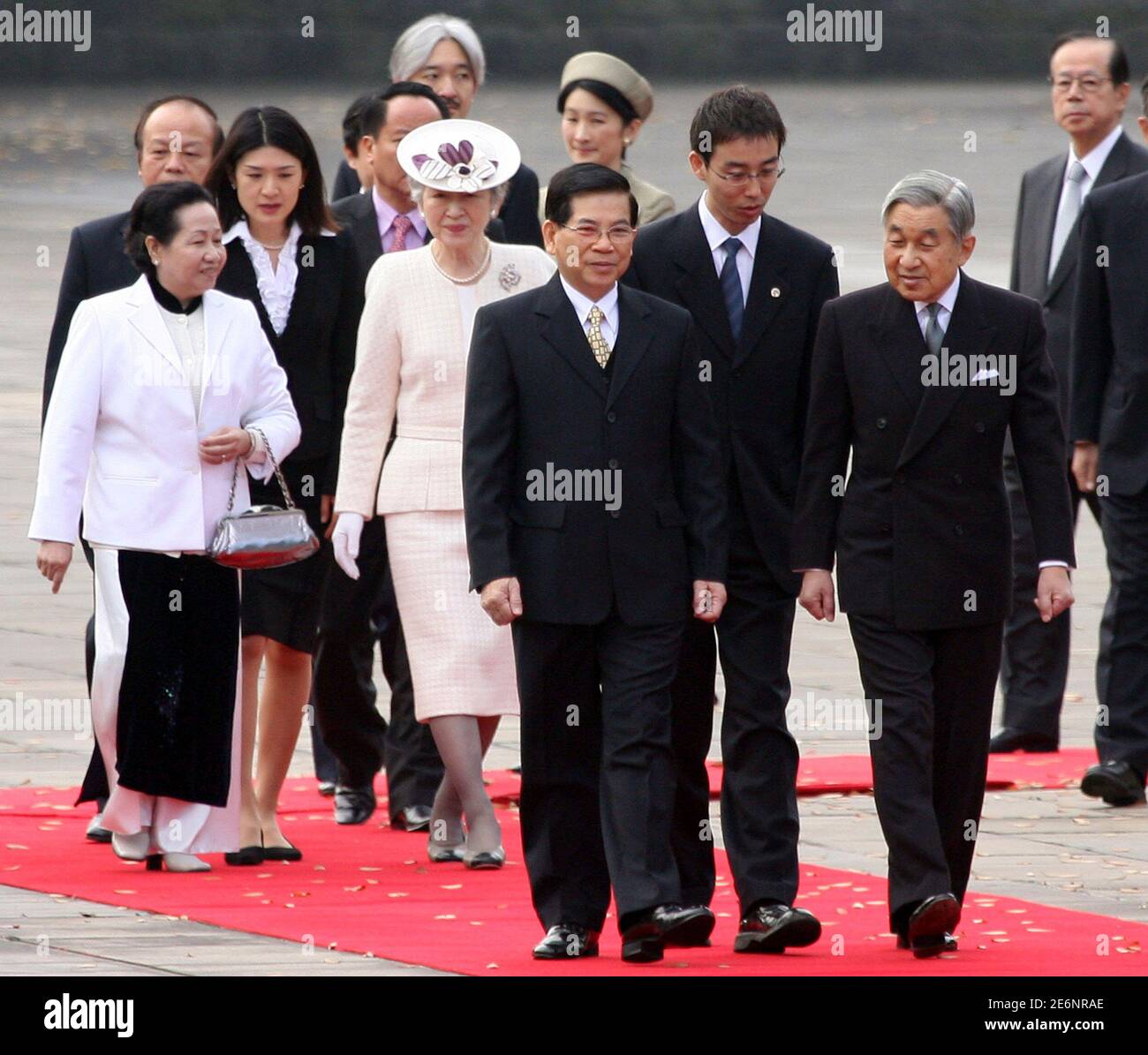 Wife of japanese prime minister yasuo fukuda hi-res stock photography ...