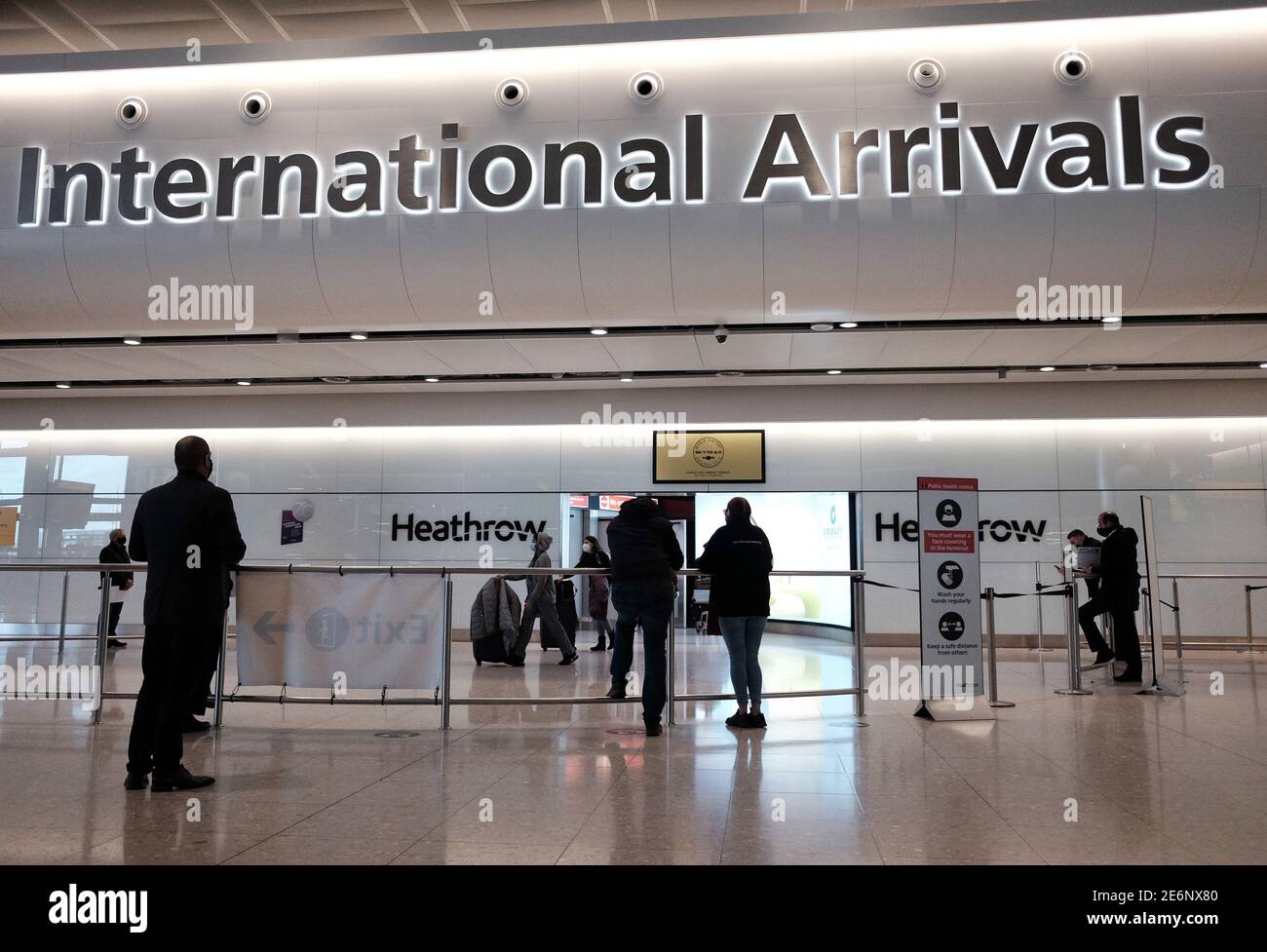 Heathrow uk national arrivals hi-res stock photography and images - Alamy