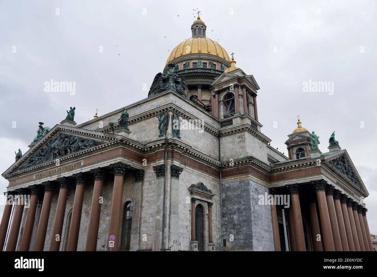 Russia, Saint Petersburg - November, 2020 View on St. Isaac's Cathedral ...