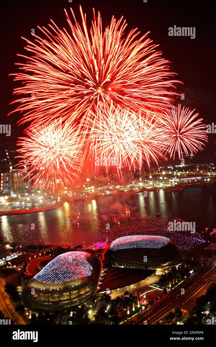 Esplanade theatres show hi-res stock photography and images - Alamy