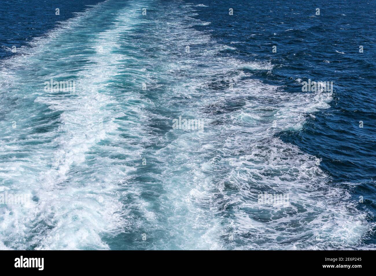 Stern wave hi-res stock photography and images - Alamy