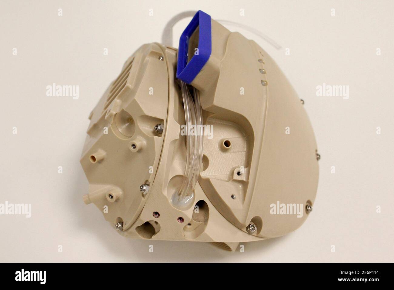 Artificial heart laboratory hi-res stock photography and images - Alamy