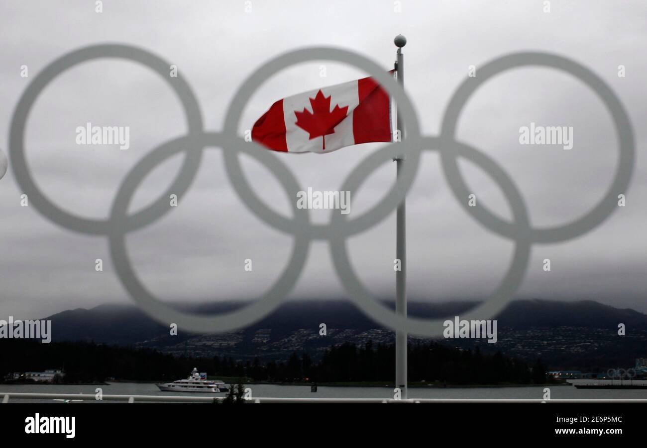 Olympic rings vancouver bc canada hi-res stock photography and images ...