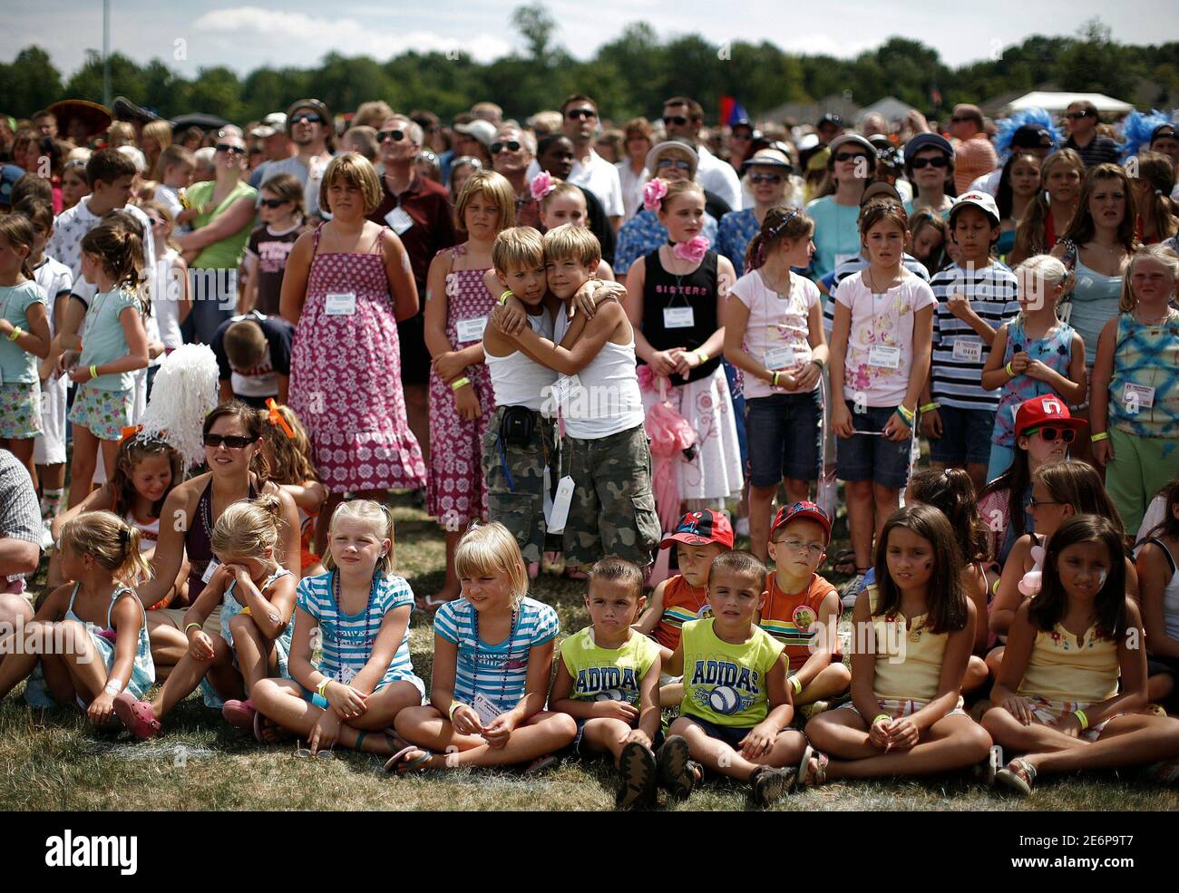 Twinsburg twins festival hi-res stock photography and images - Alamy