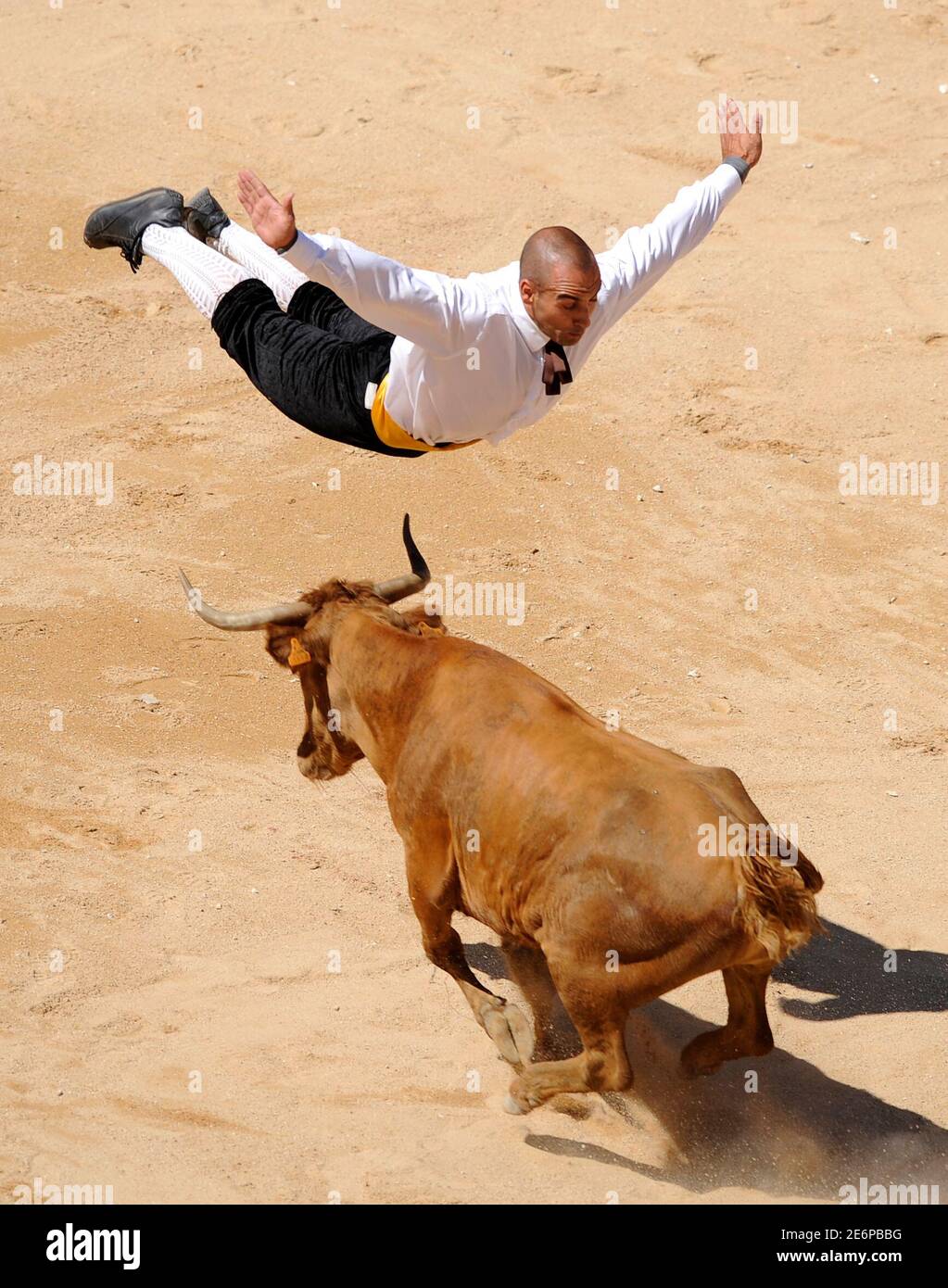 Acrobatic skills hi-res stock photography and images - Alamy