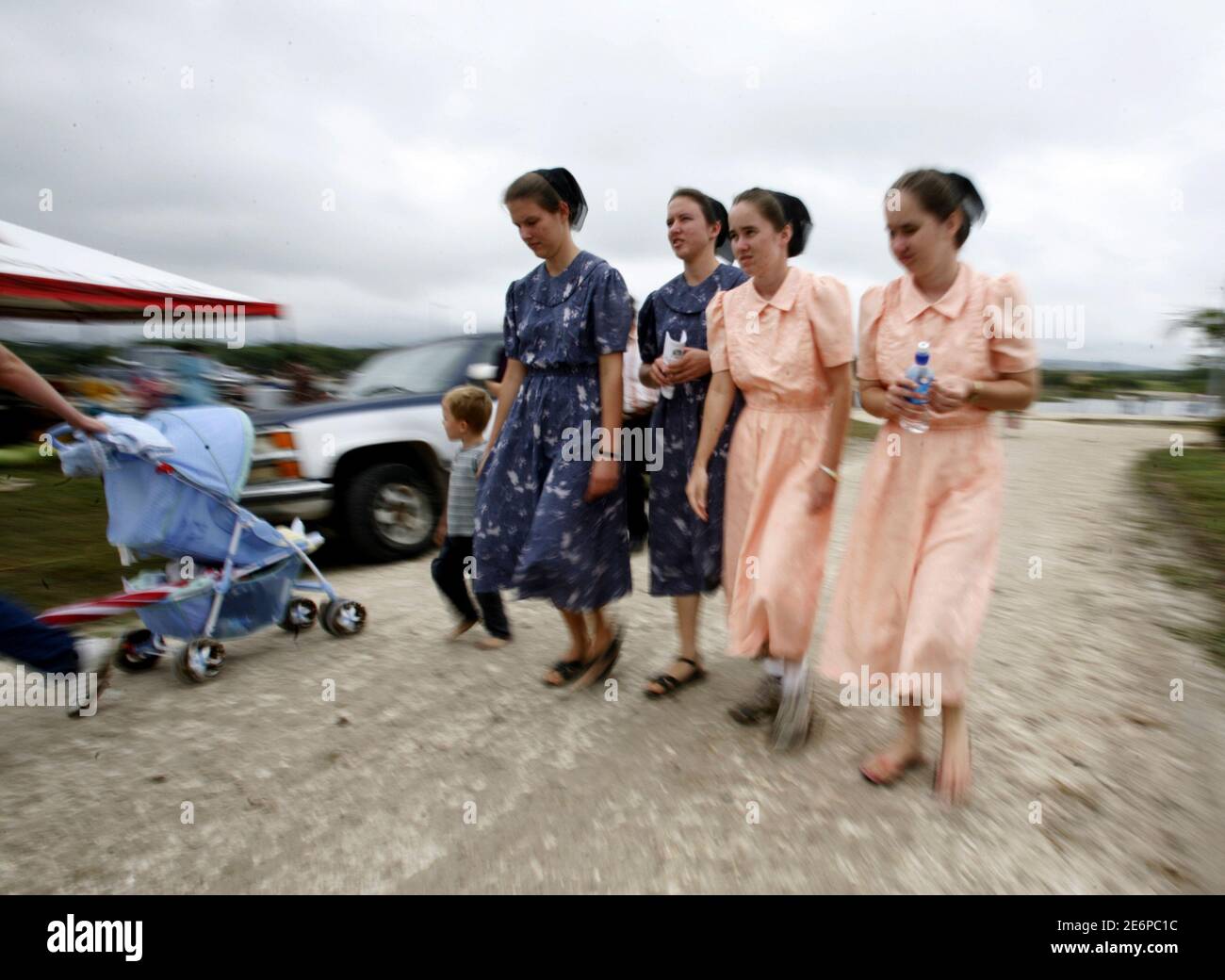 Mennonite women hi-res stock photography and images - Alamy