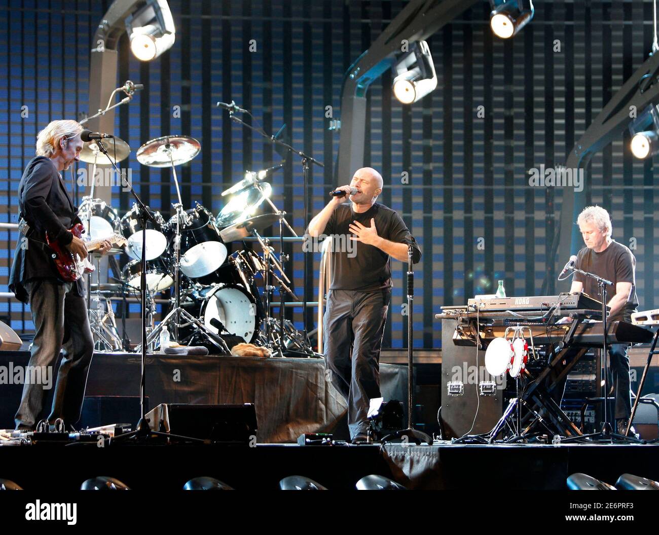Phil collins and tony banks hi-res stock photography and images - Alamy