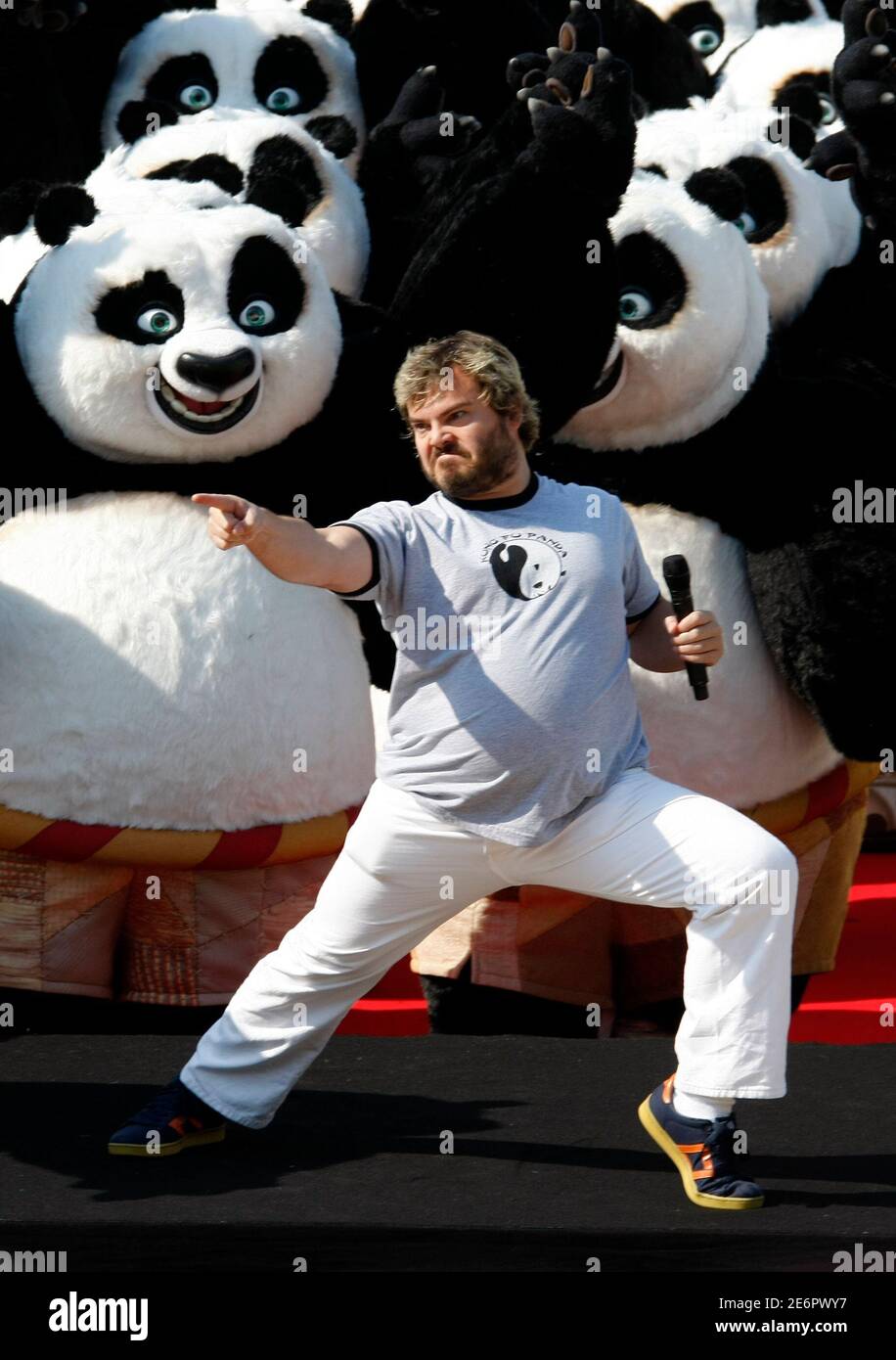 Voice actor jack black poses hi-res stock photography and images - Alamy