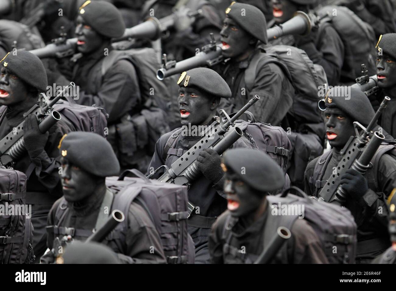 Military parade in lima hi-res stock photography and images - Alamy