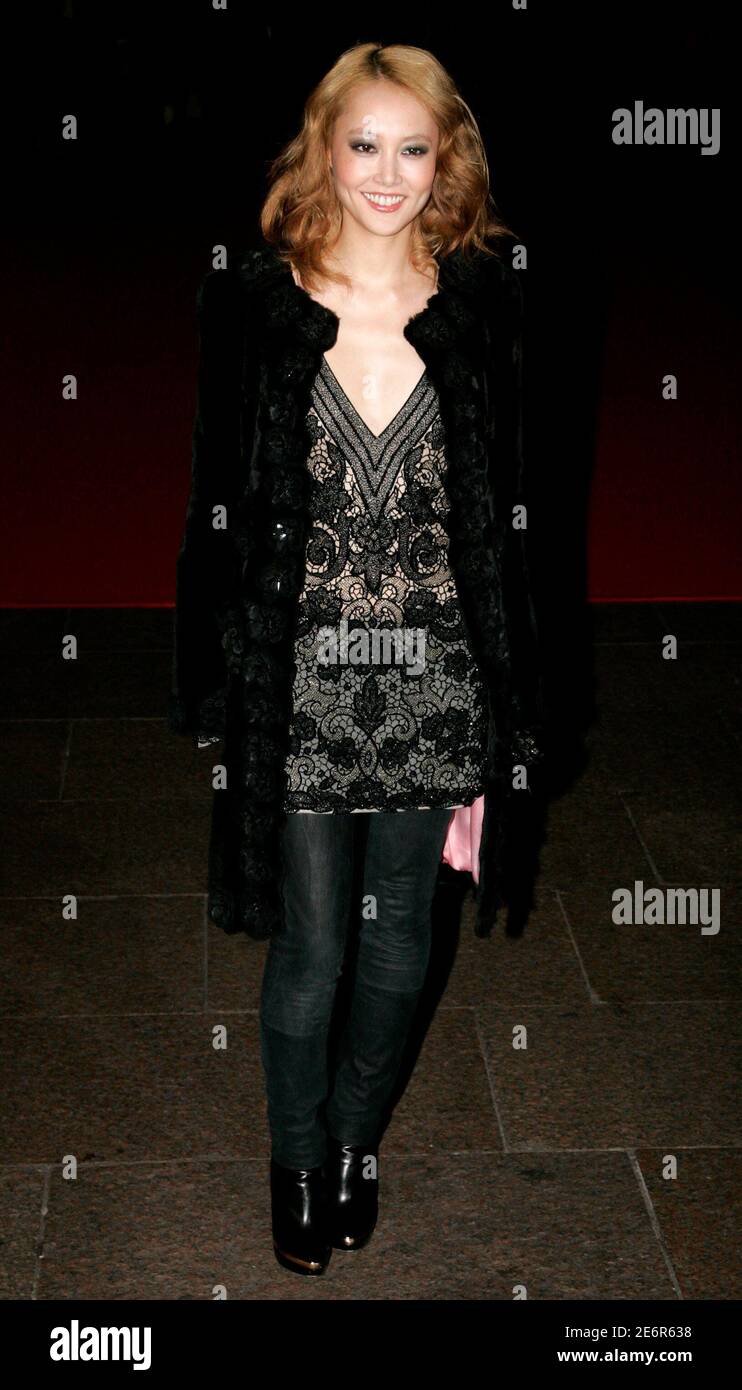 Rinko kikuchi babel 2006 hi-res stock photography and images - Alamy