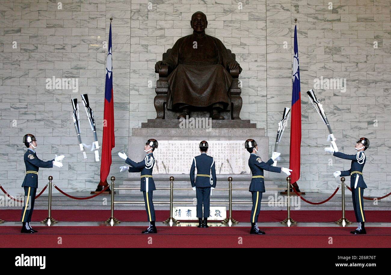 Chiang kai shek uniform hi-res stock photography and images - Alamy