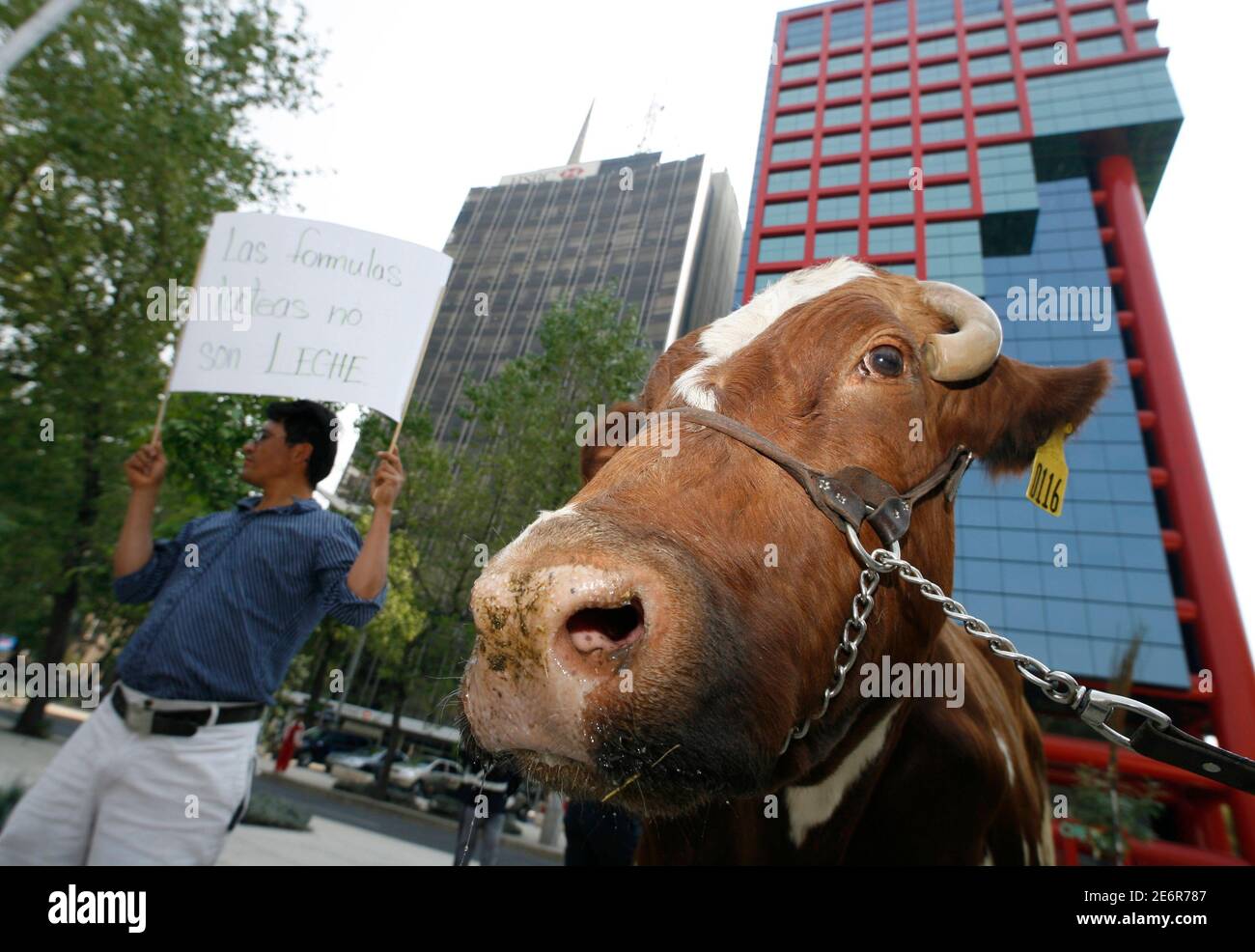Formula milk protest hi-res stock photography and images - Alamy