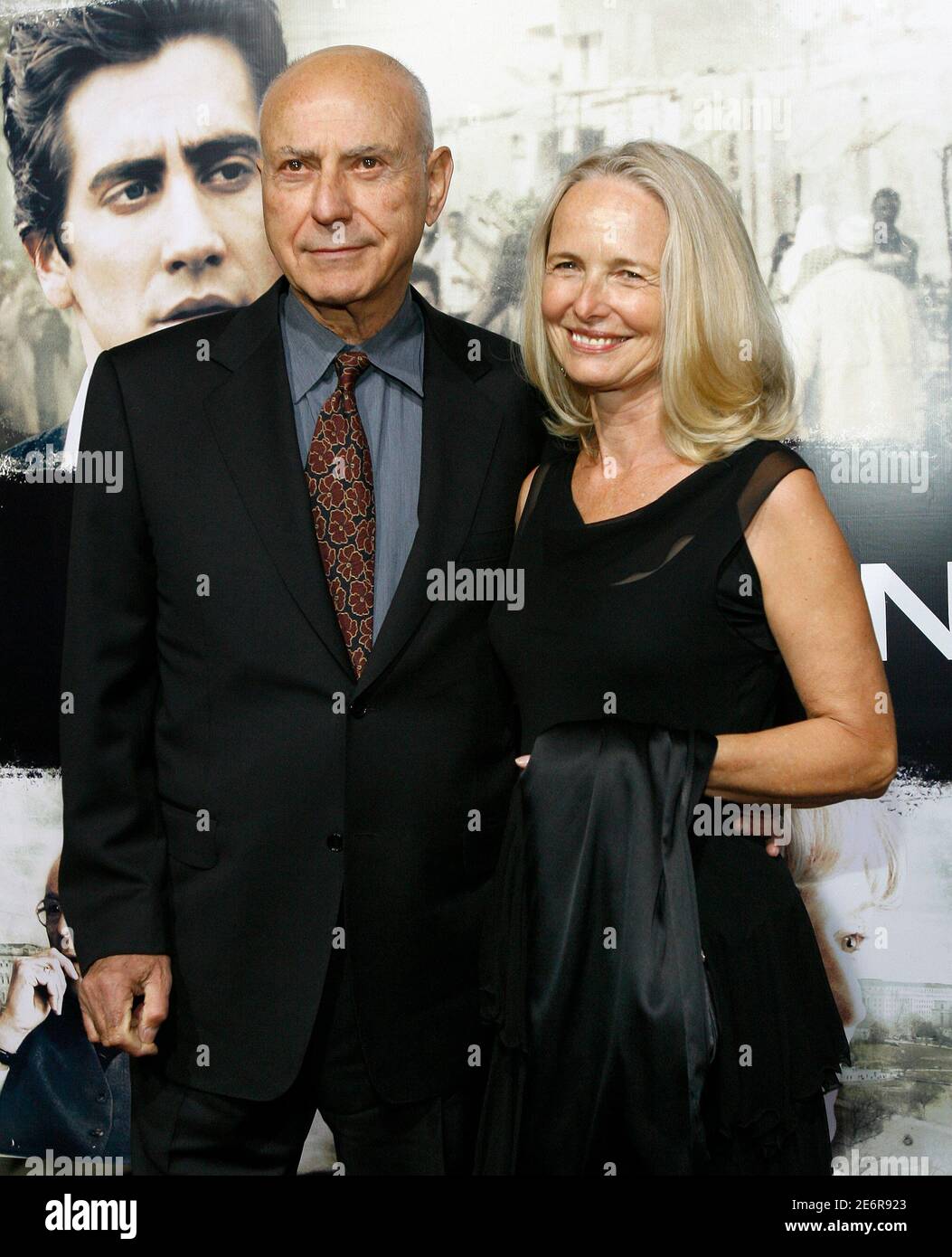 Alan arkin and wife hi-res stock photography and images - Alamy