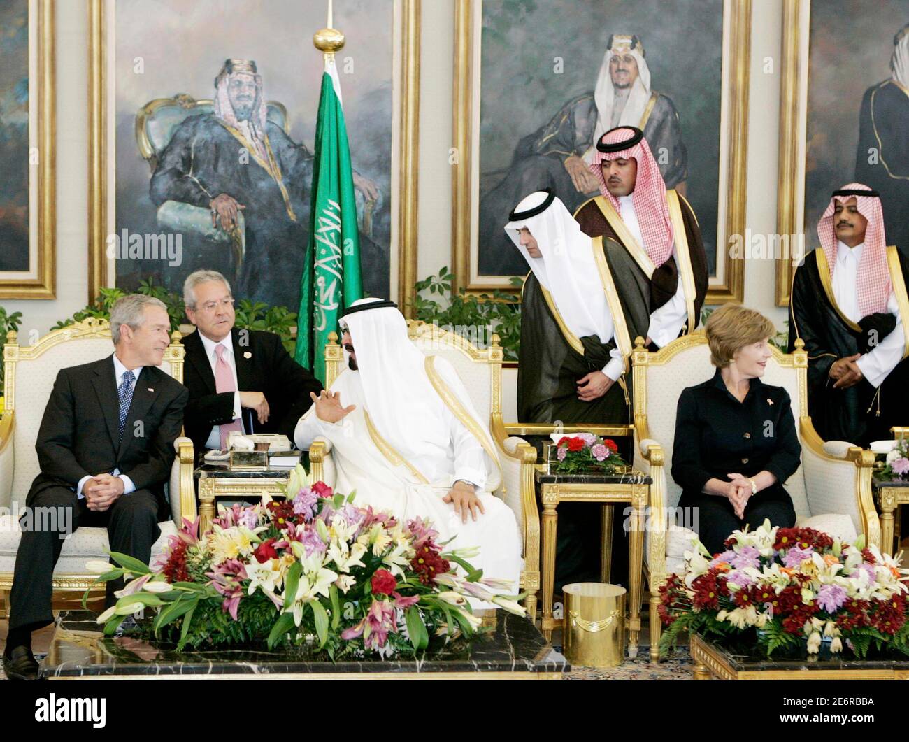 Riyadh airport terminal hi-res stock photography and images - Alamy