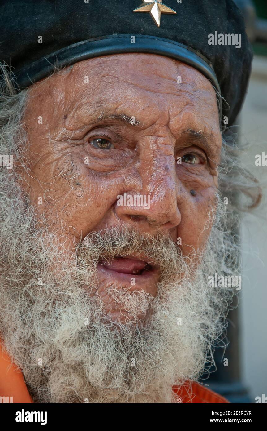 Old man begging hi-res stock photography and images - Alamy